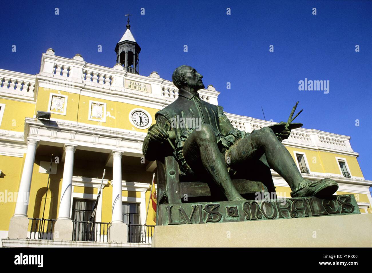 Ayuntamiento / City council and statue of Luis de Morales (painter ...