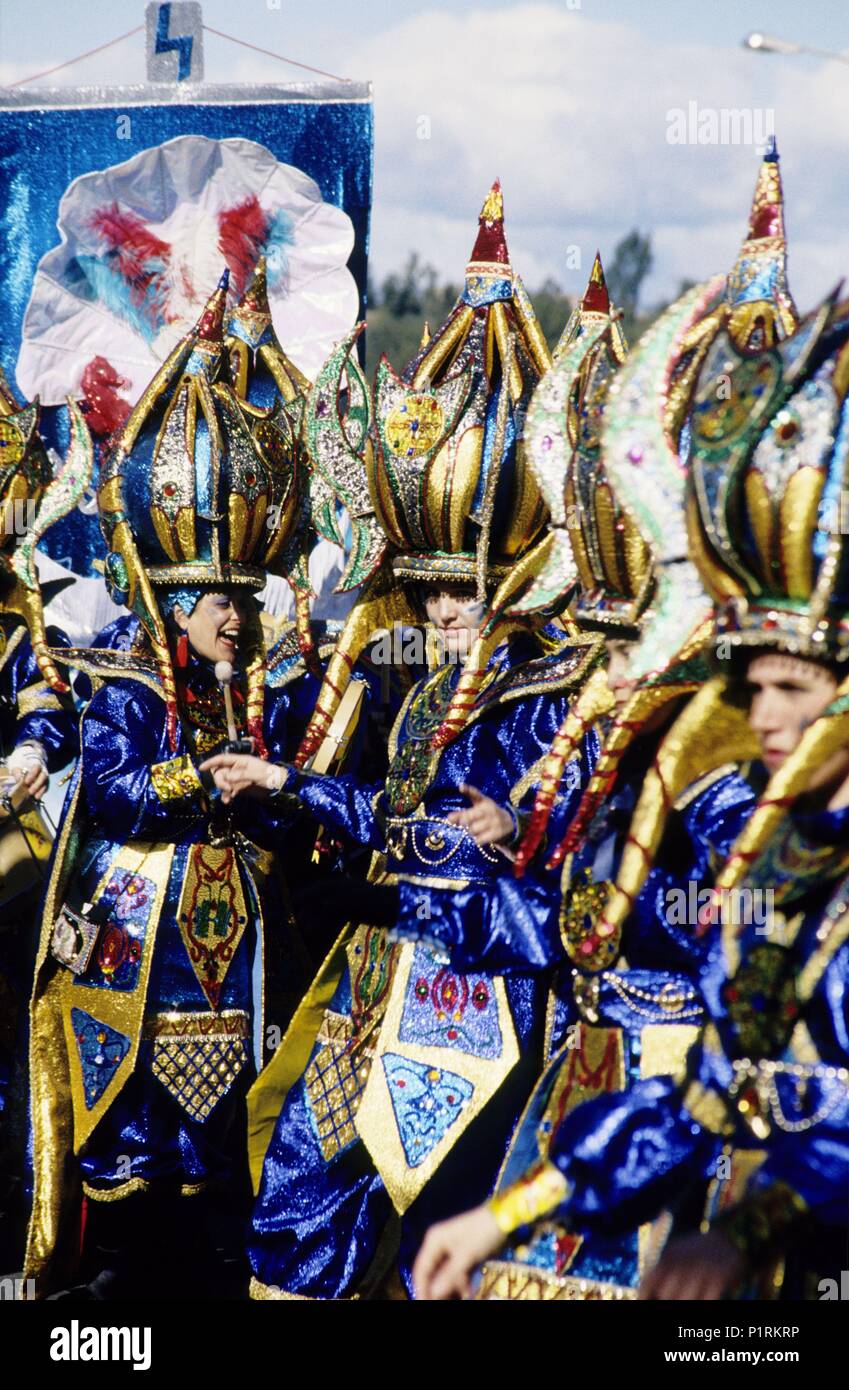 Masquerades dance hi-res stock photography and images - Alamy