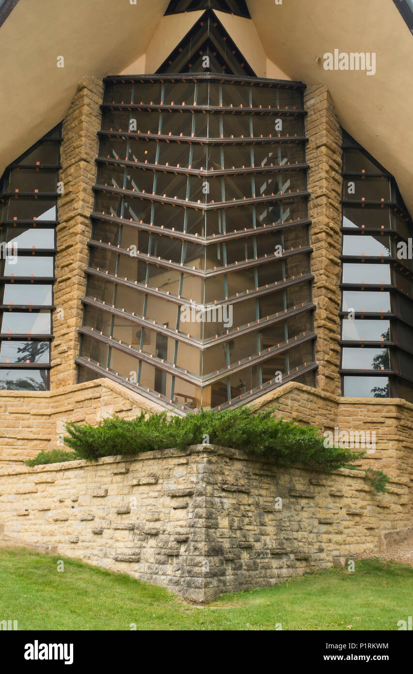 First unitarian universalist society hi-res stock photography and ...