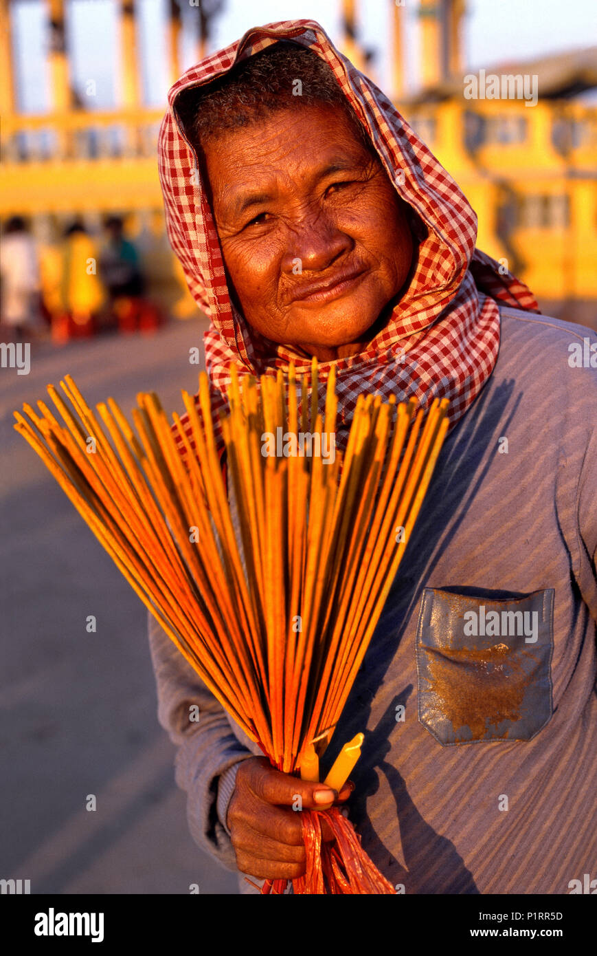 Cambodian woman posing hi-res stock photography and images - Alamy