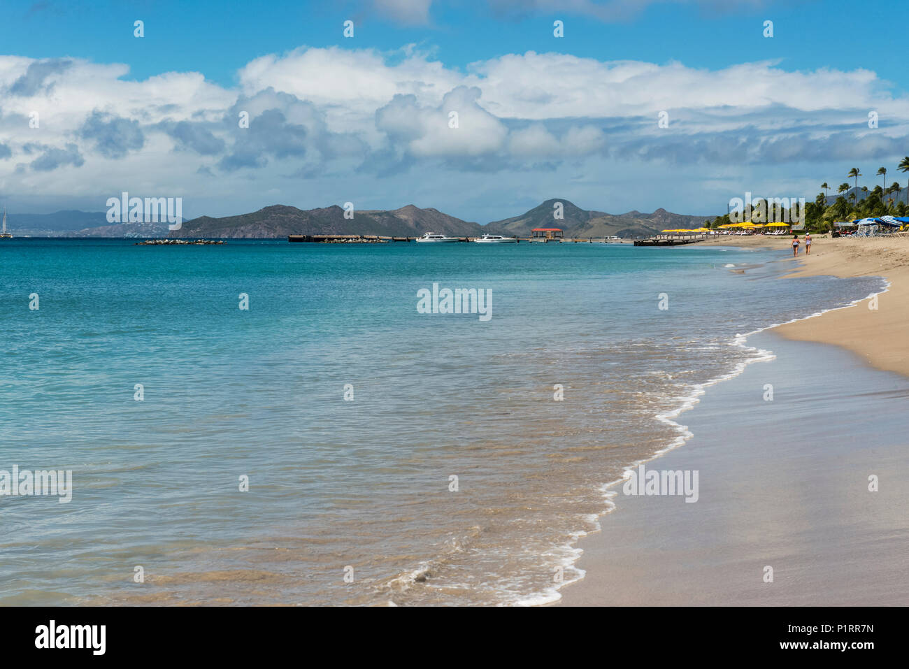 Mature couples walking hi-res stock photography and images - Alamy