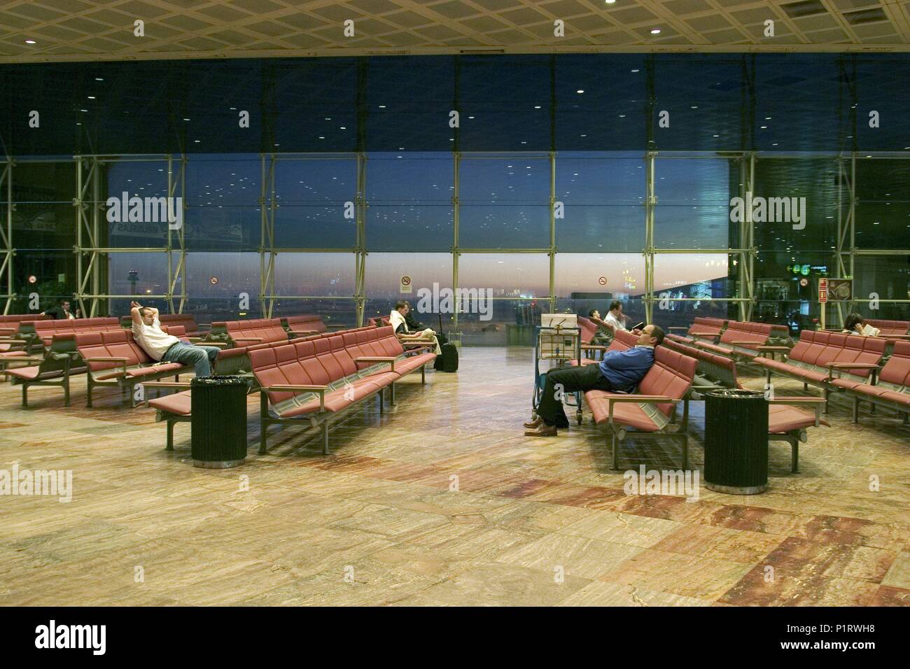 Aeropuerto de "El Prat Stock Photo - Alamy