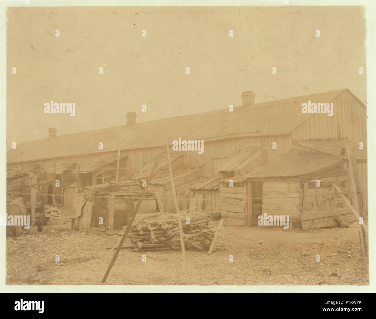 Partly dilapidated houses hi-res stock photography and images - Alamy