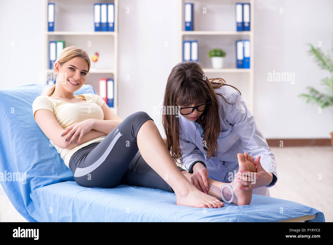 Goniometer test hi-res stock photography and images - Alamy