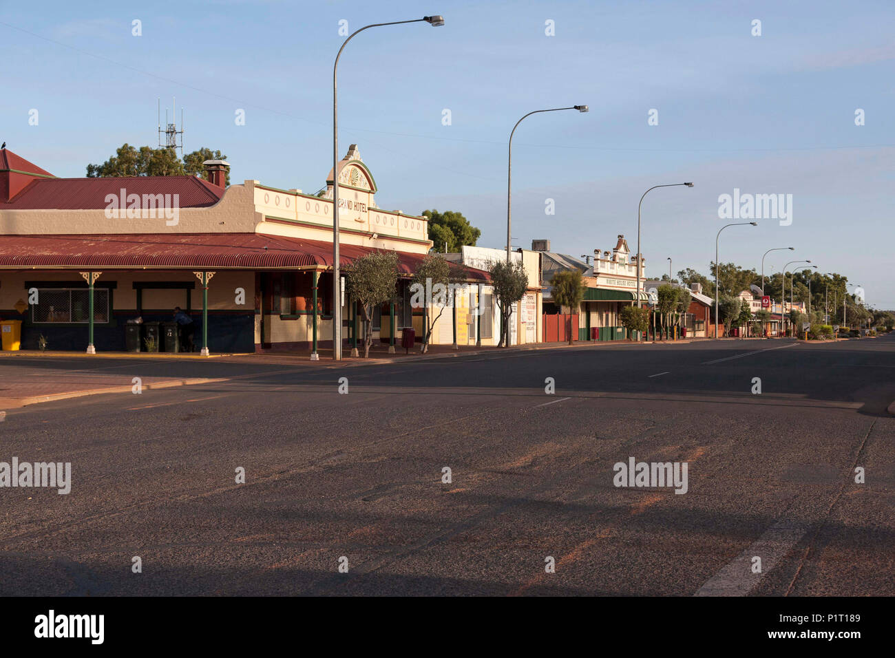 Australian Gold mining town hotel architecture, Leonora Western ...