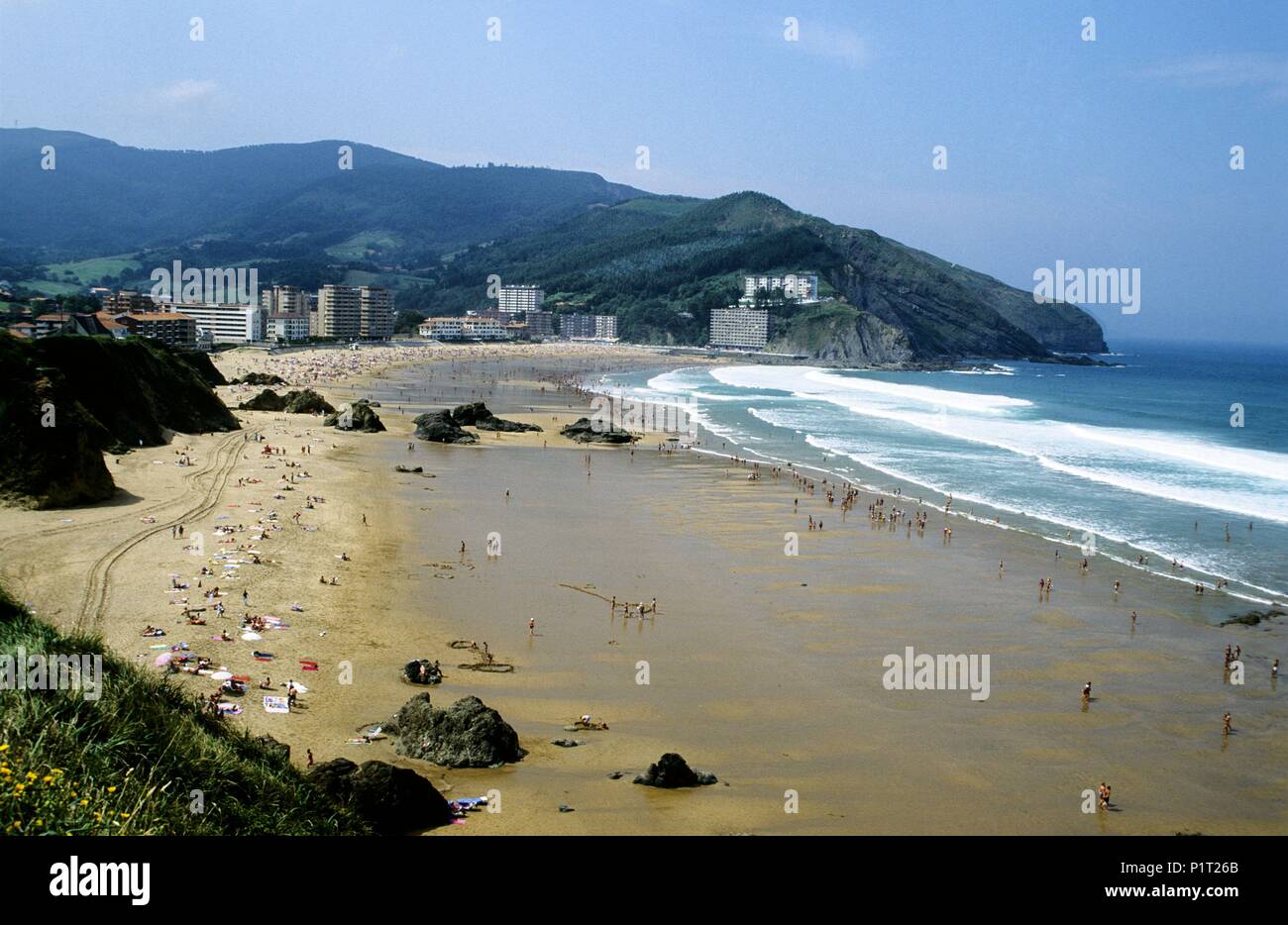 Bakio wave hi-res stock photography and images - Alamy