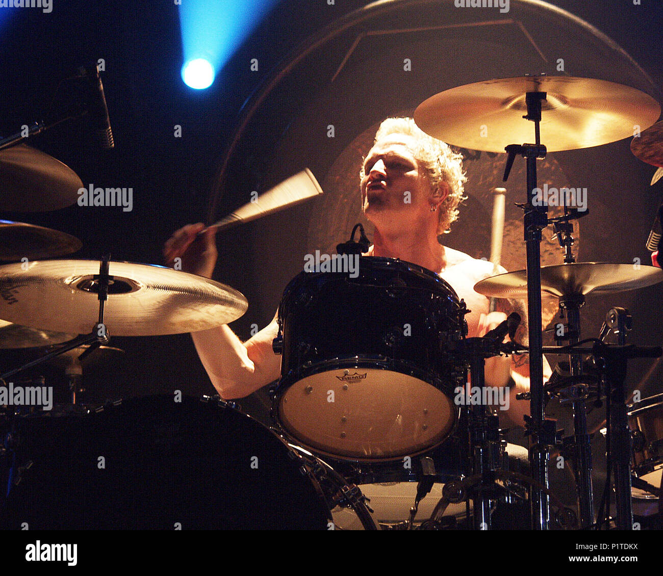 Matt sorum on drums hi-res stock photography and images - Alamy