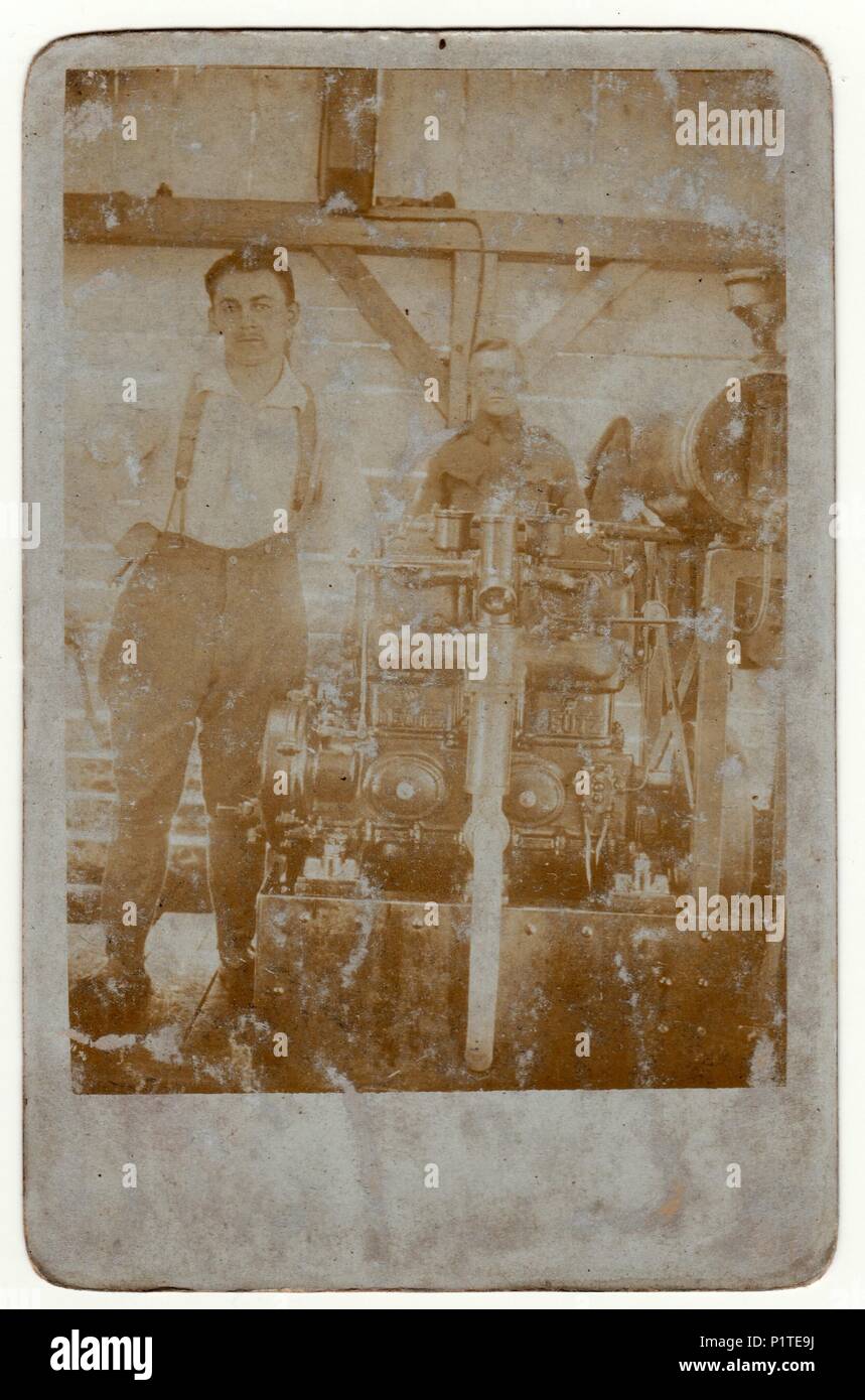 1920s construction workers hi-res stock photography and images - Alamy