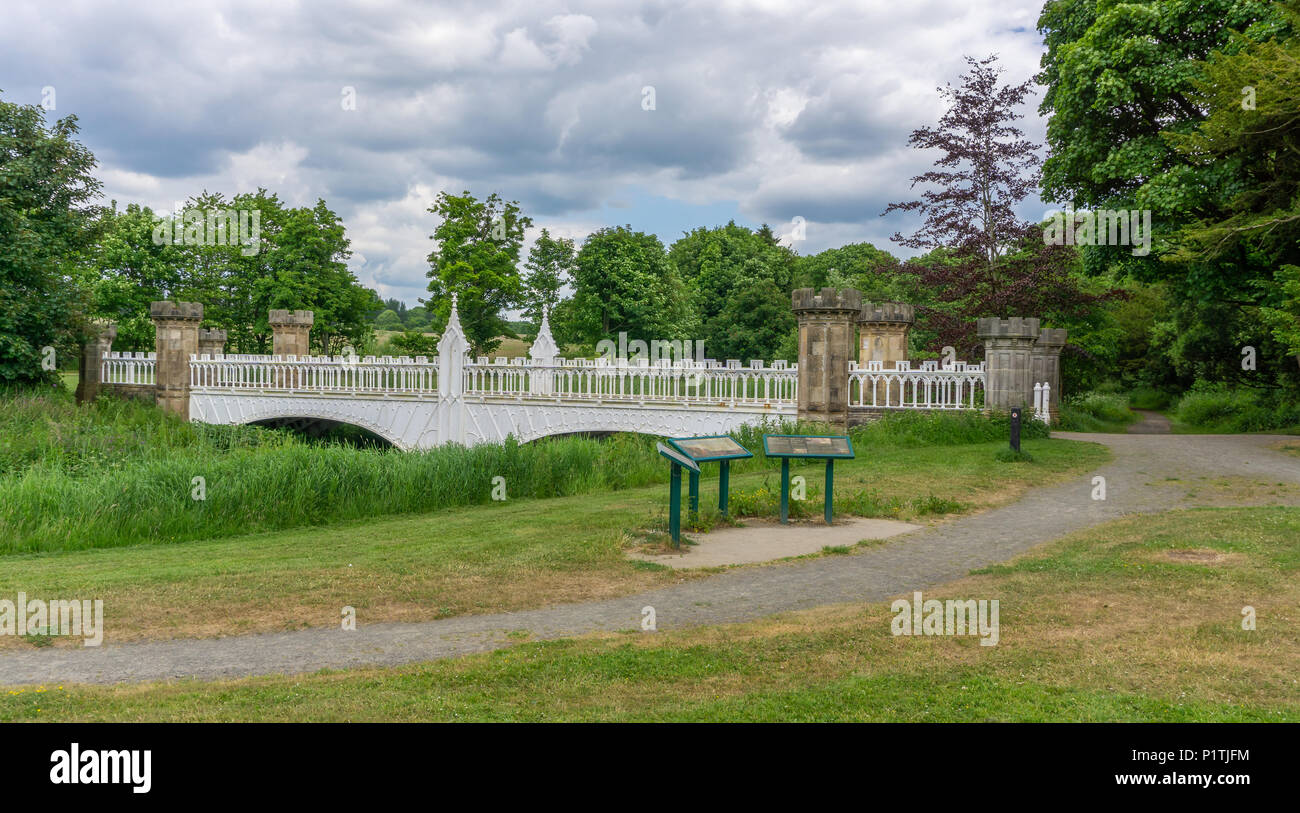 Scottish overgrown castle hi-res stock photography and images - Alamy