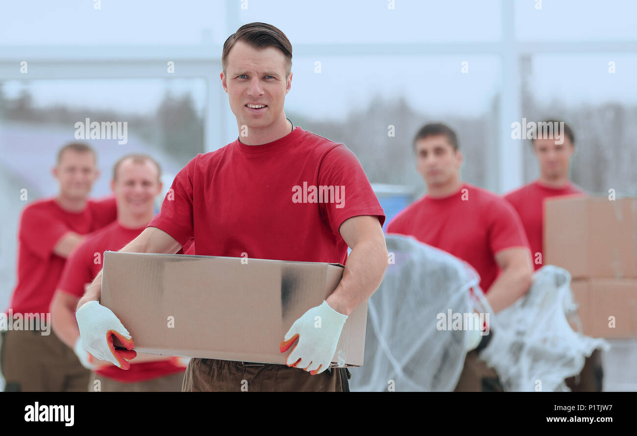 Foreman workers boxes building hi-res stock photography and images - Alamy