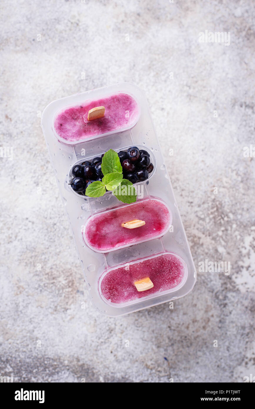 Popsicle stick container hi-res stock photography and images - Alamy