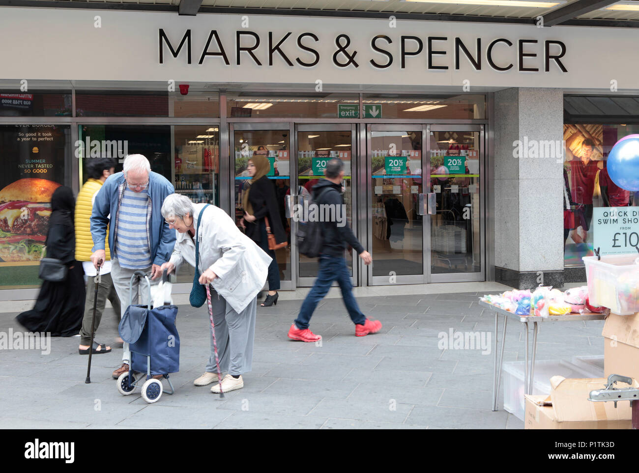 Harrow shopping hi-res stock photography and images - Alamy