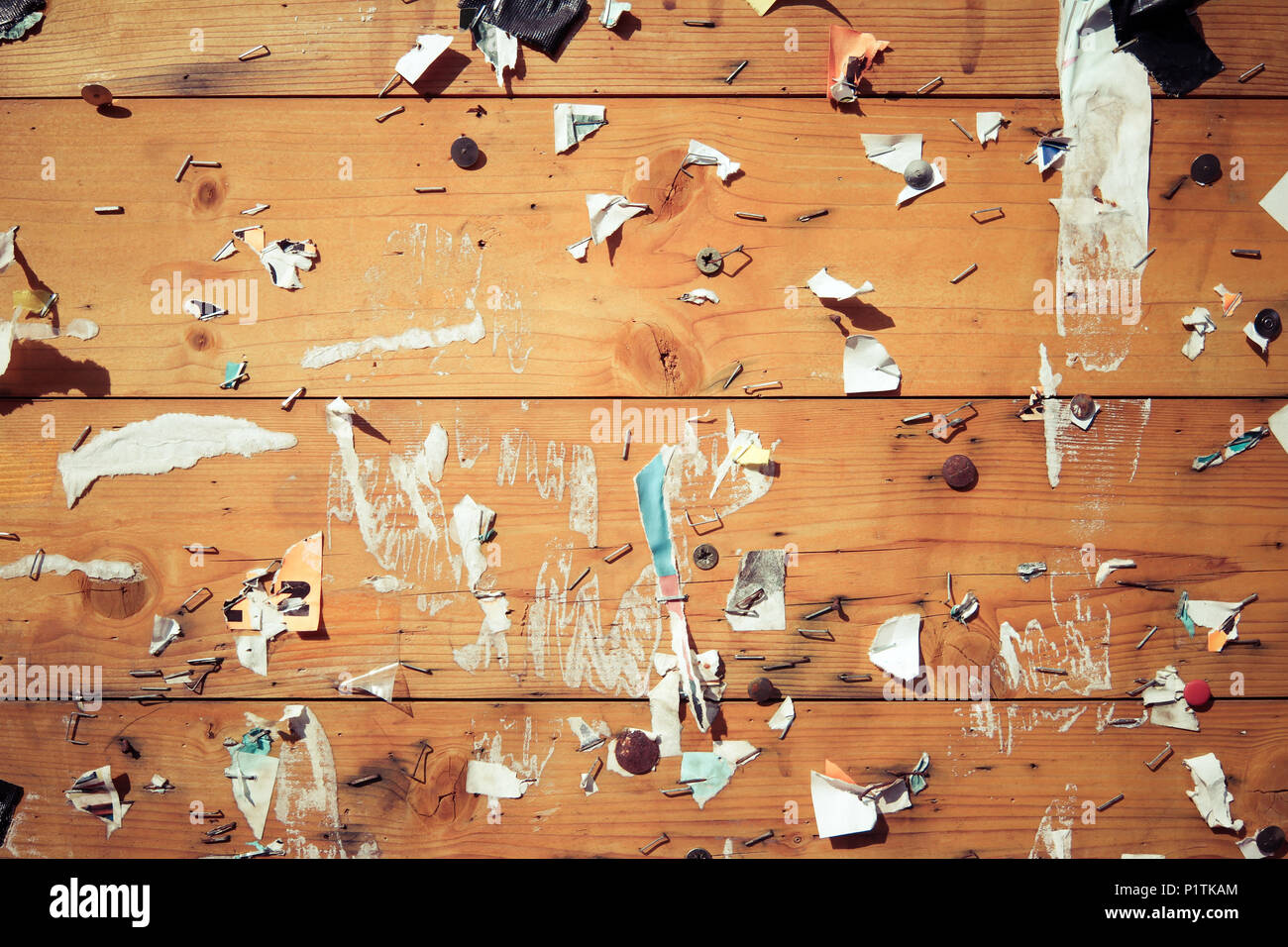 Old notice board hi-res stock photography and images - Alamy