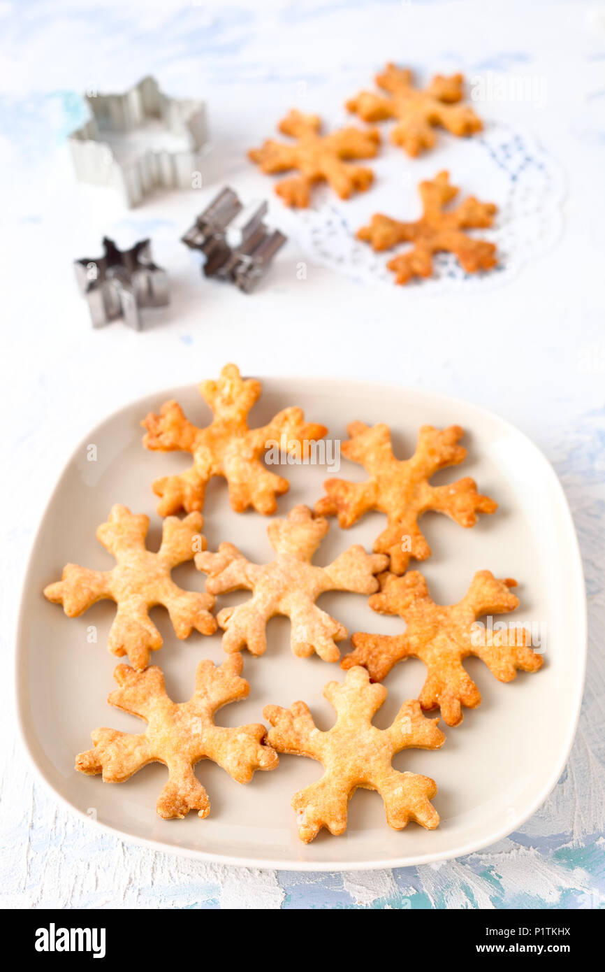 Christmas snowflake cookies Stock Photo - Alamy