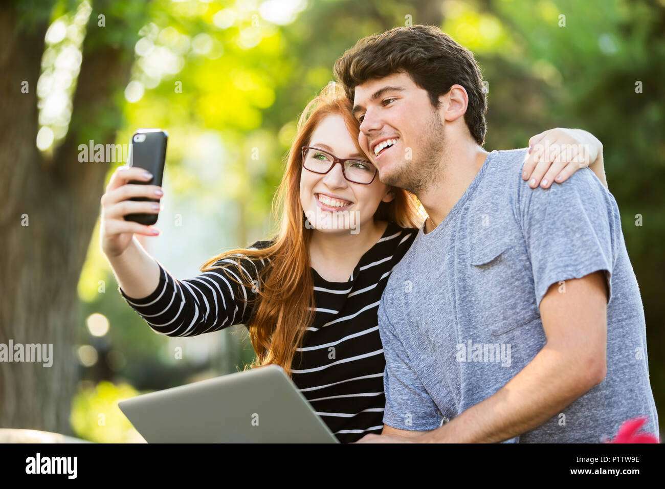 Man self portrait phone hi-res stock photography and images - Alamy