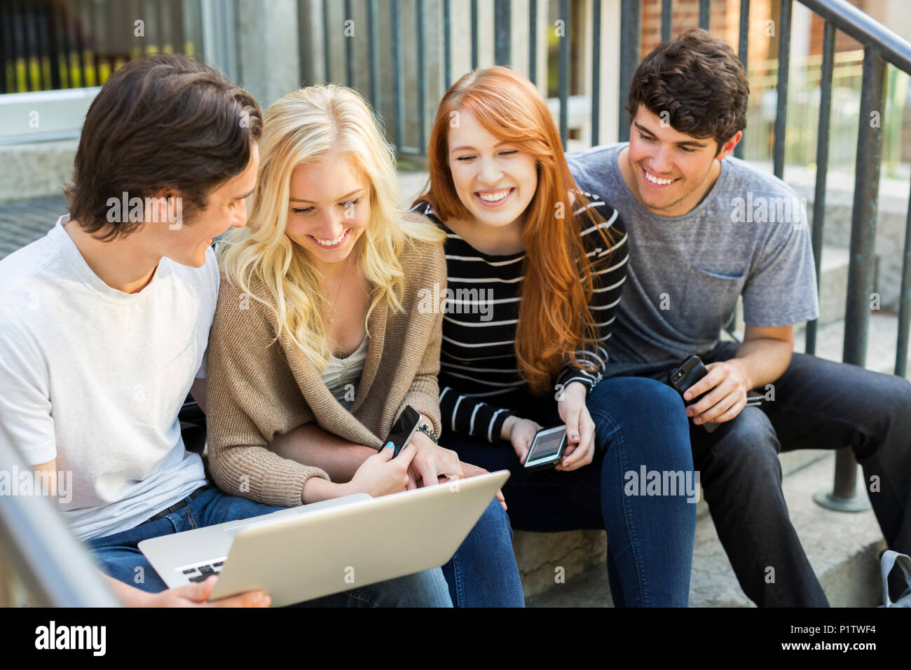 University laughing hi-res stock photography and images - Alamy