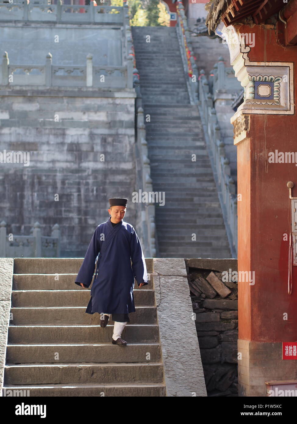 Taoist monk hi-res stock photography and images - Alamy