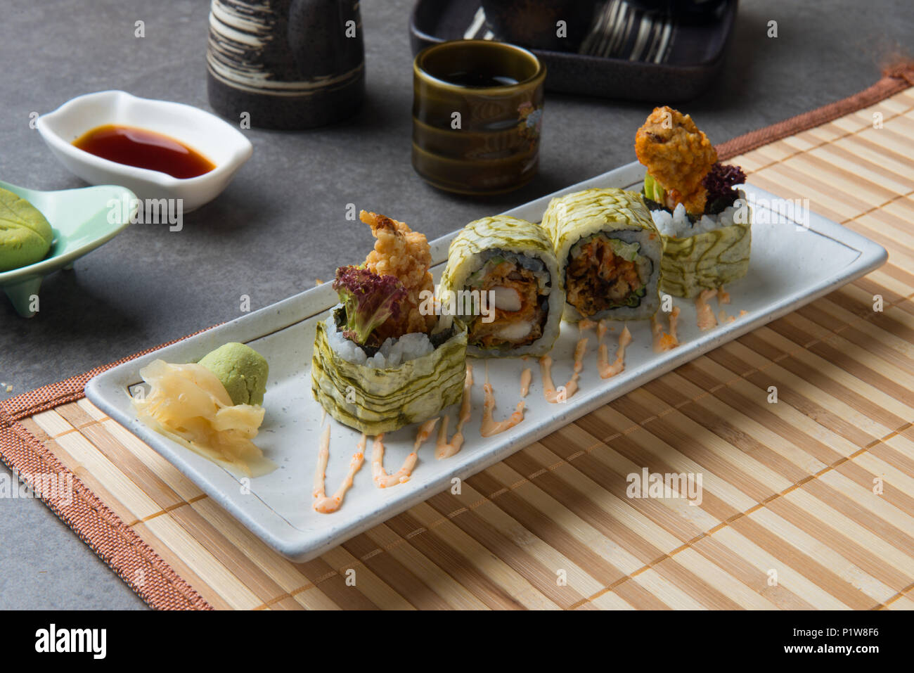 Soft shell crab roll sushi Stock Photo - Alamy