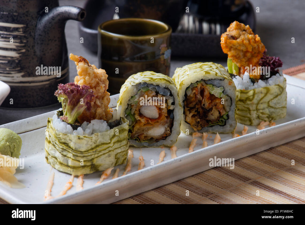 Soft shell crab roll sushi Stock Photo - Alamy