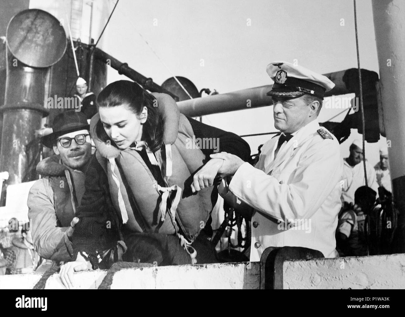 Original Film Title: SOTTO DIECI BANDIERE. English Title: UNDER TEN FLAGS. Film Director: DUILIO ...