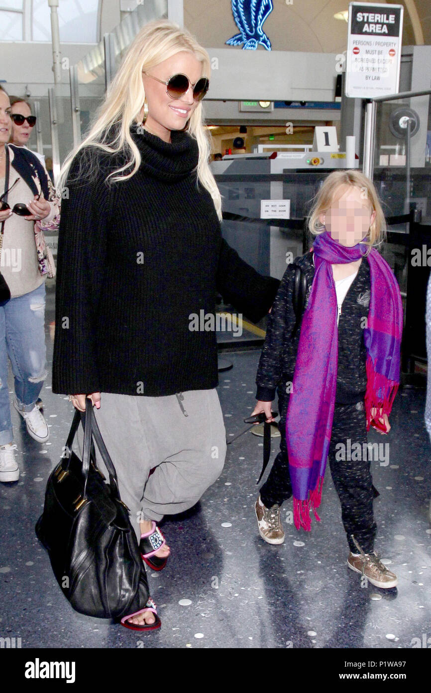 Jessica Simpson at Los Angeles International Airport arrivals in Los ...