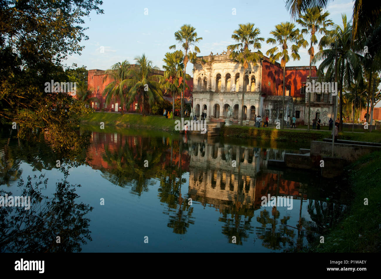 Old mansion in bangladesh hi-res stock photography and images - Alamy