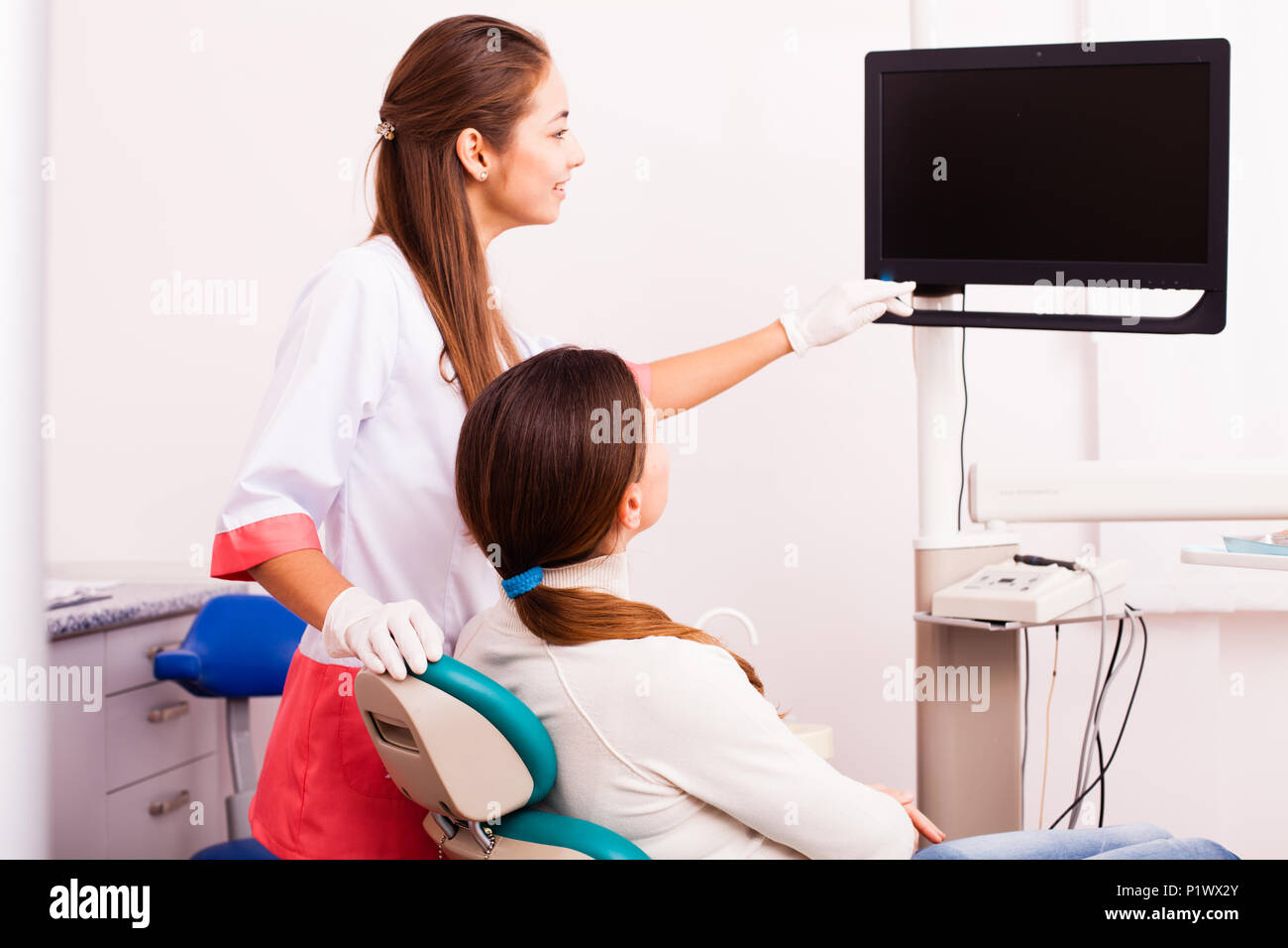Dentist x-ray on the monitor Stock Photo - Alamy