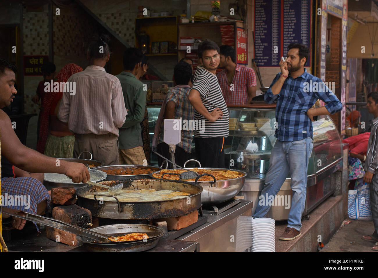 Street food india pushkar rajasthan hi-res stock photography and images ...