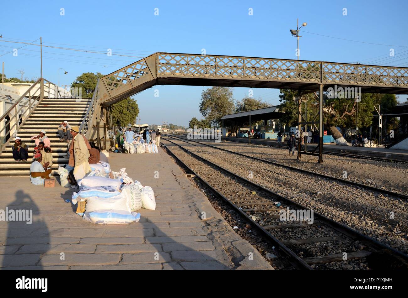 Pakistani traders hi-res stock photography and images - Alamy