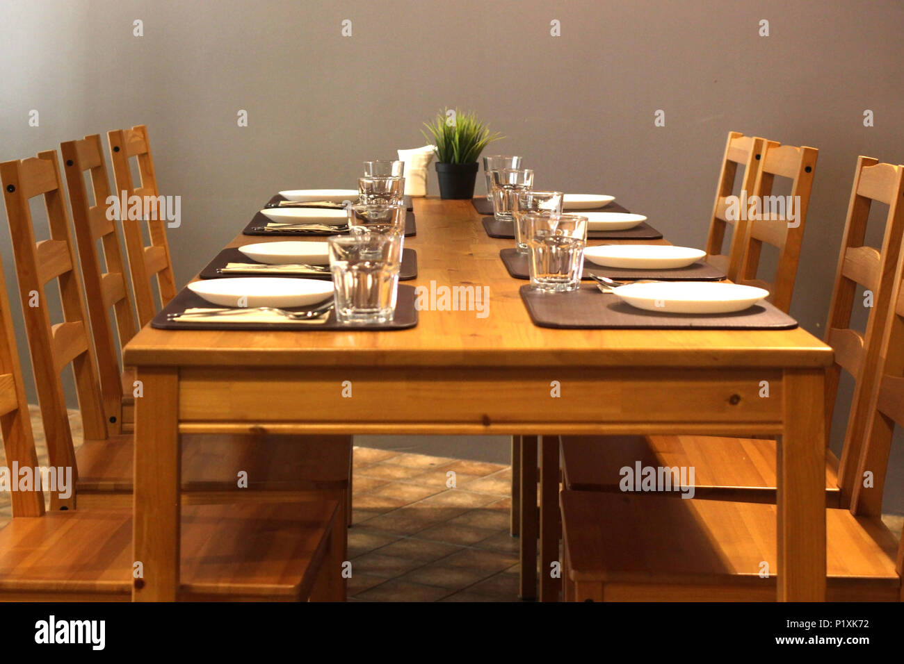 Interior setting hi-res stock photography and images - Alamy