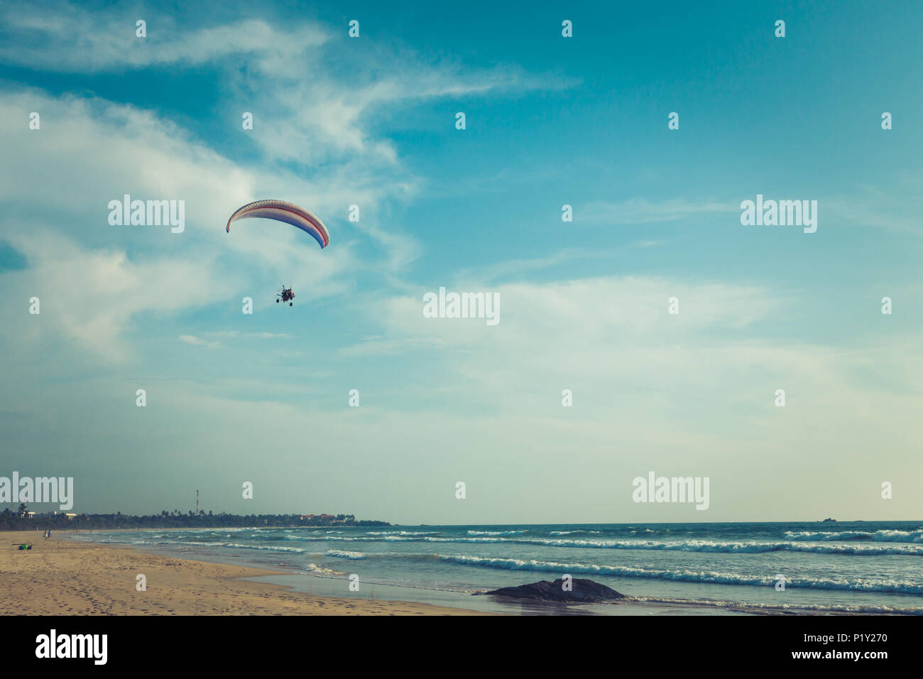 Blue sky ocean clouds hi-res stock photography and images - Alamy