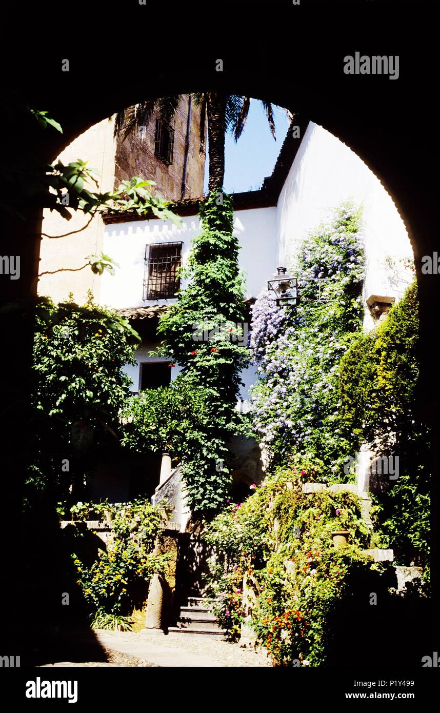 Casa / Marqueses del Carpio house; entrance to the court and palace ...