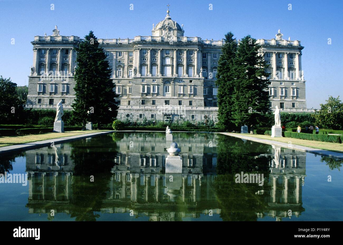 Palacio Real (Royal Palace) from the Sabatini gardens Stock Photo - Alamy