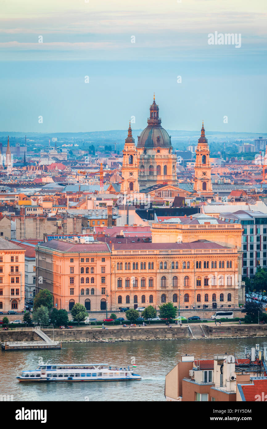 Sunrise in Budapest over Basilica St Stephen Stock Photo - Alamy