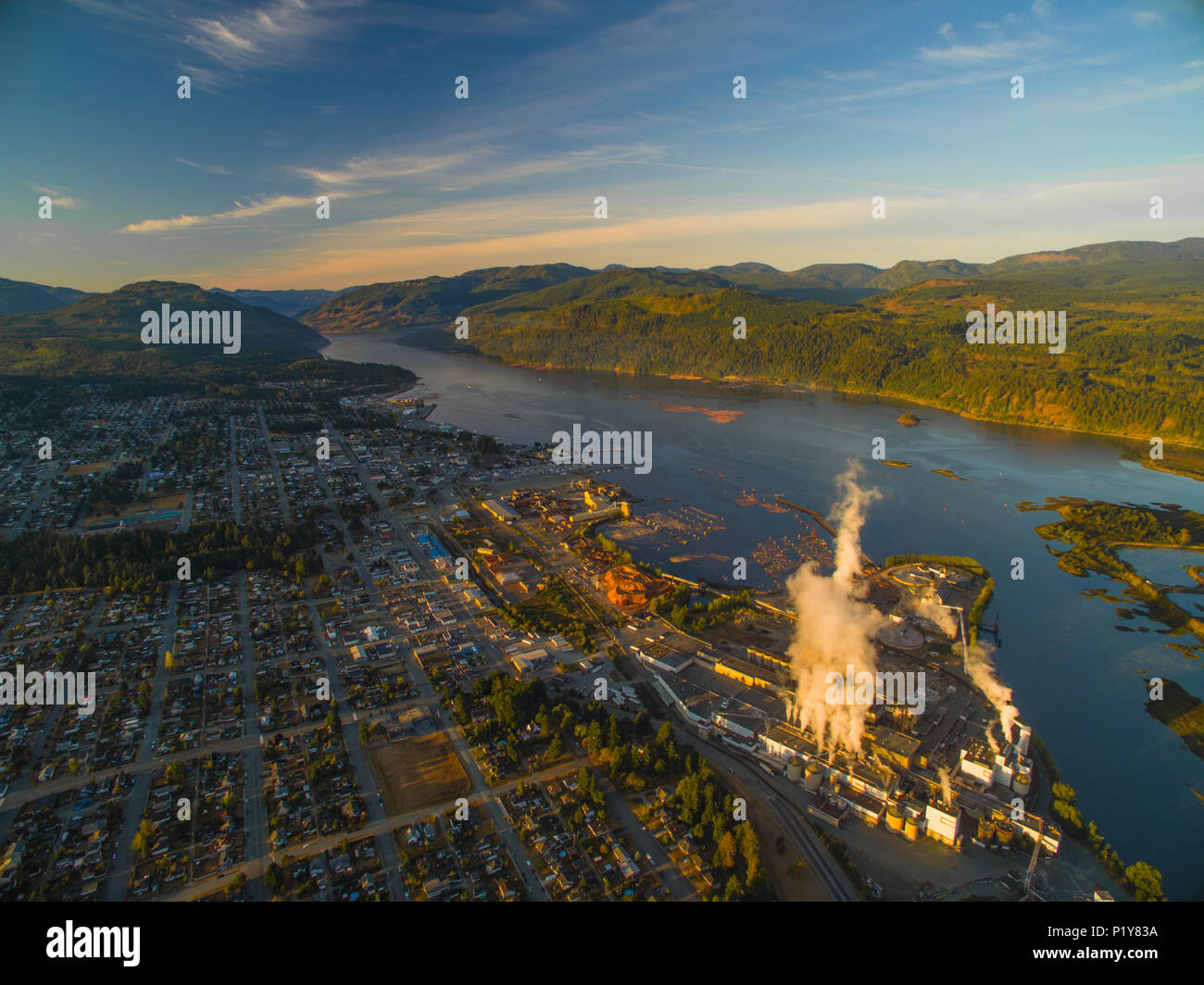 Pulp mill hi-res stock photography and images - Alamy