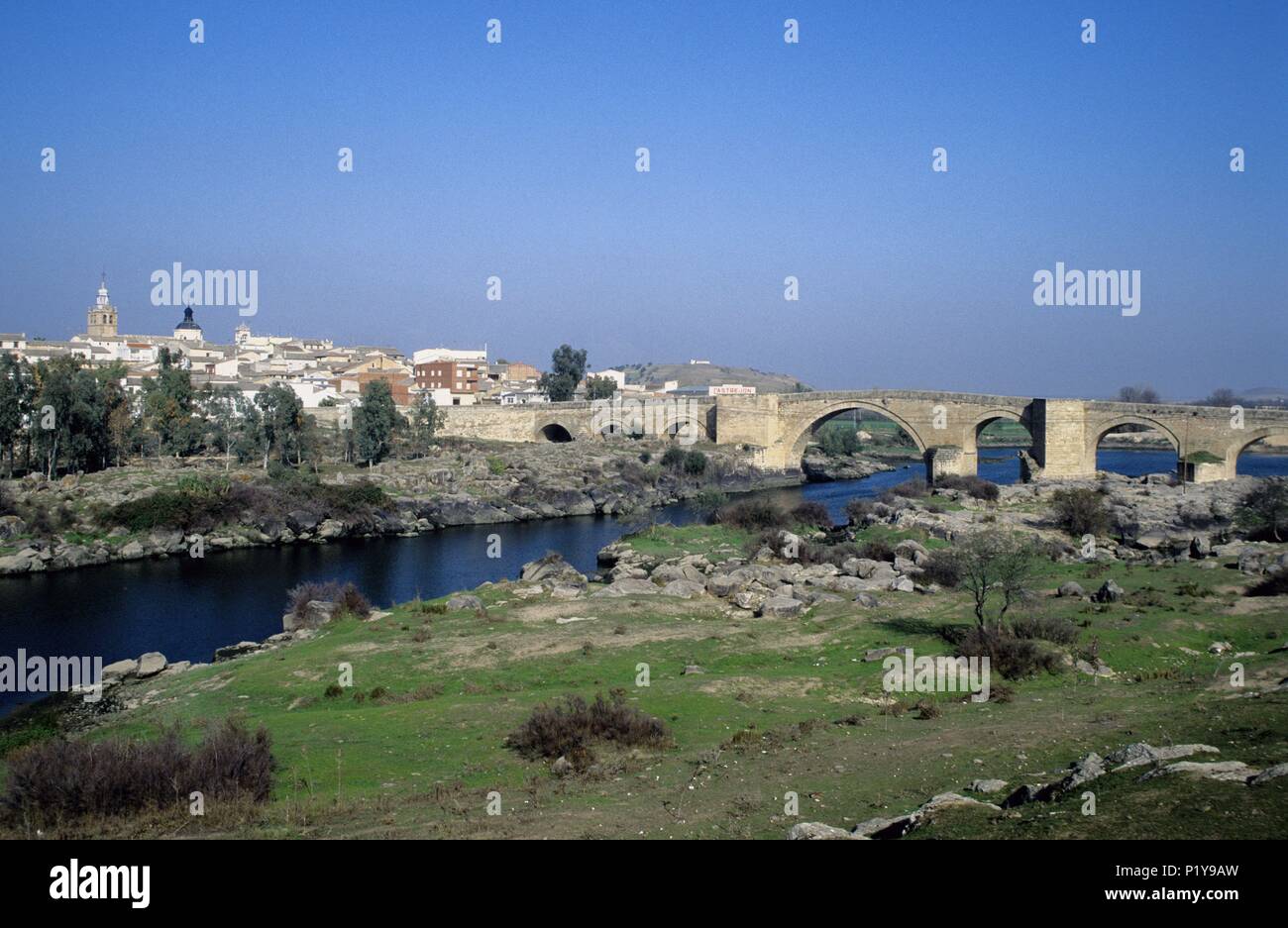 Puente del Arzobispo, town, medieval bridge and Tajo river Stock Photo ...