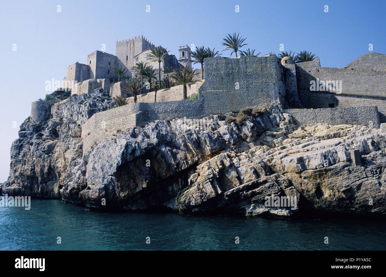 Peñíscola, Papa Luna castle seen from the see (Costa del Azahar Stock ...