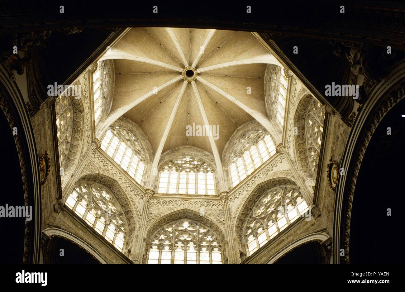 Cathedral dome (gotic architecture) (gótico Stock Photo - Alamy