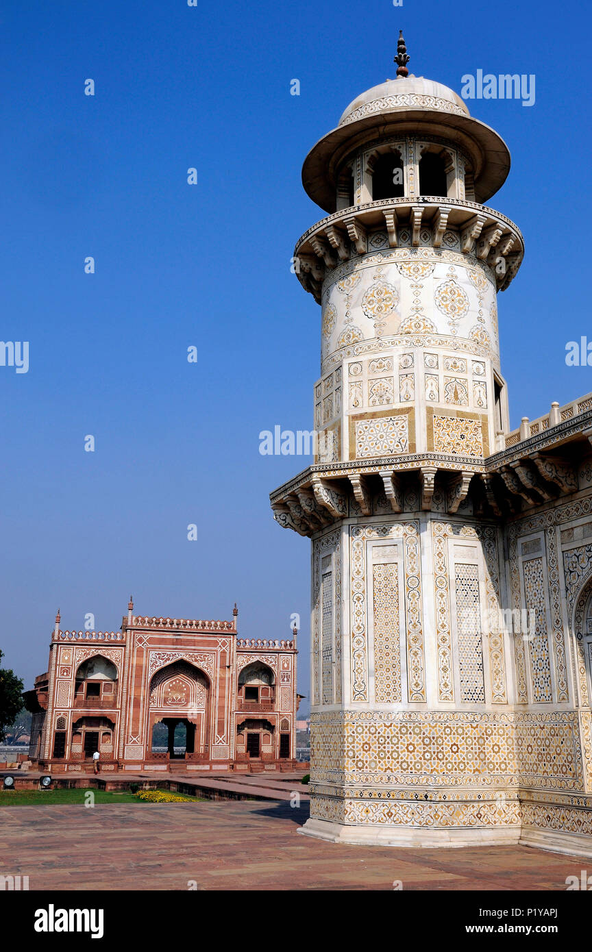 Tomb itimad ud daula hi-res stock photography and images - Alamy