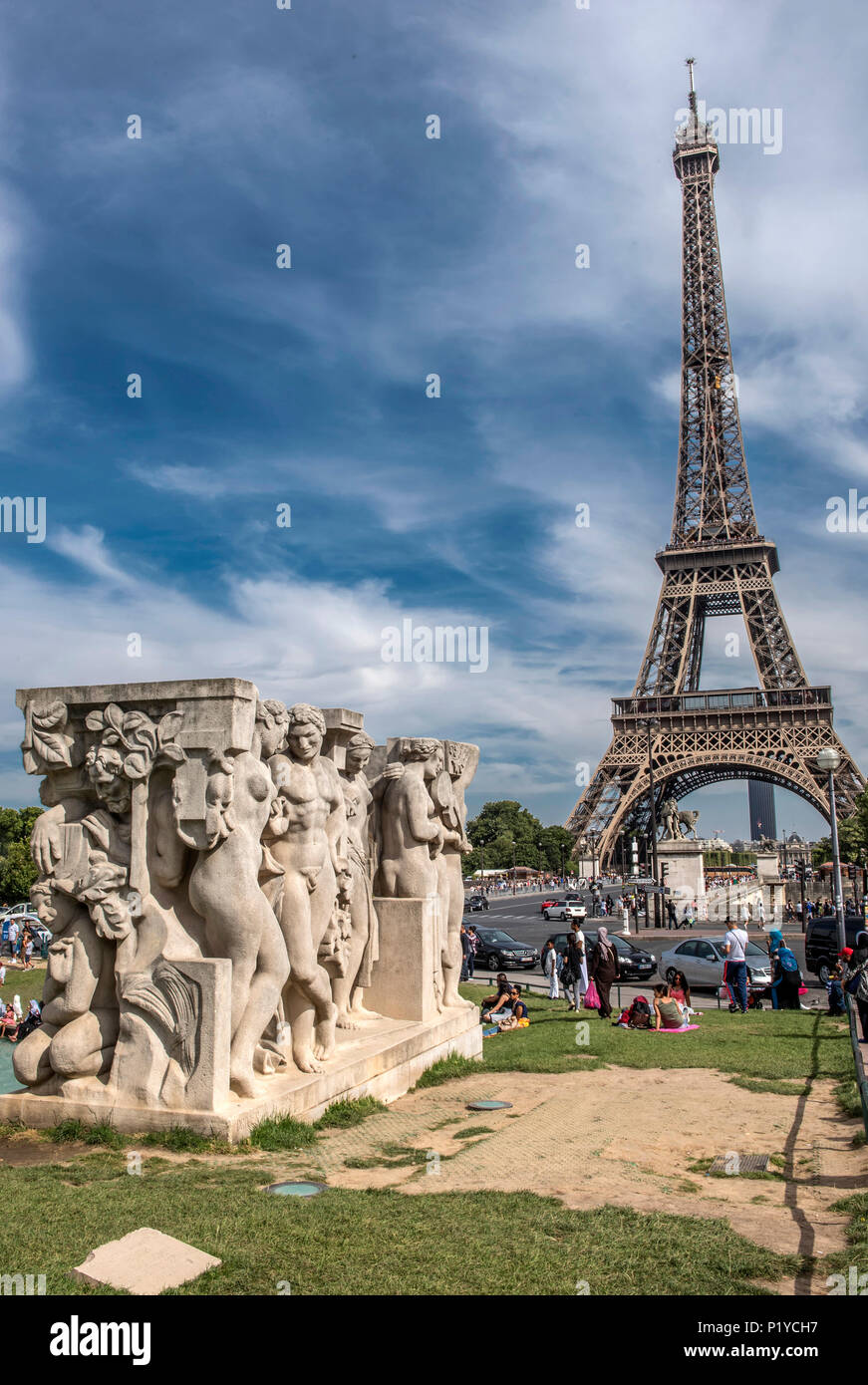 France, Ile de France, Paris, 16th district, the Eiffel Tower from the ...