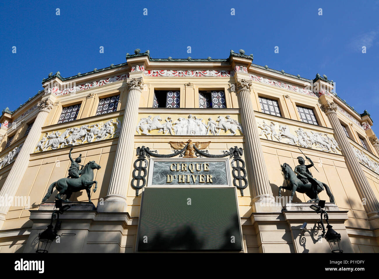 Circus de paris hi-res stock photography and images - Alamy