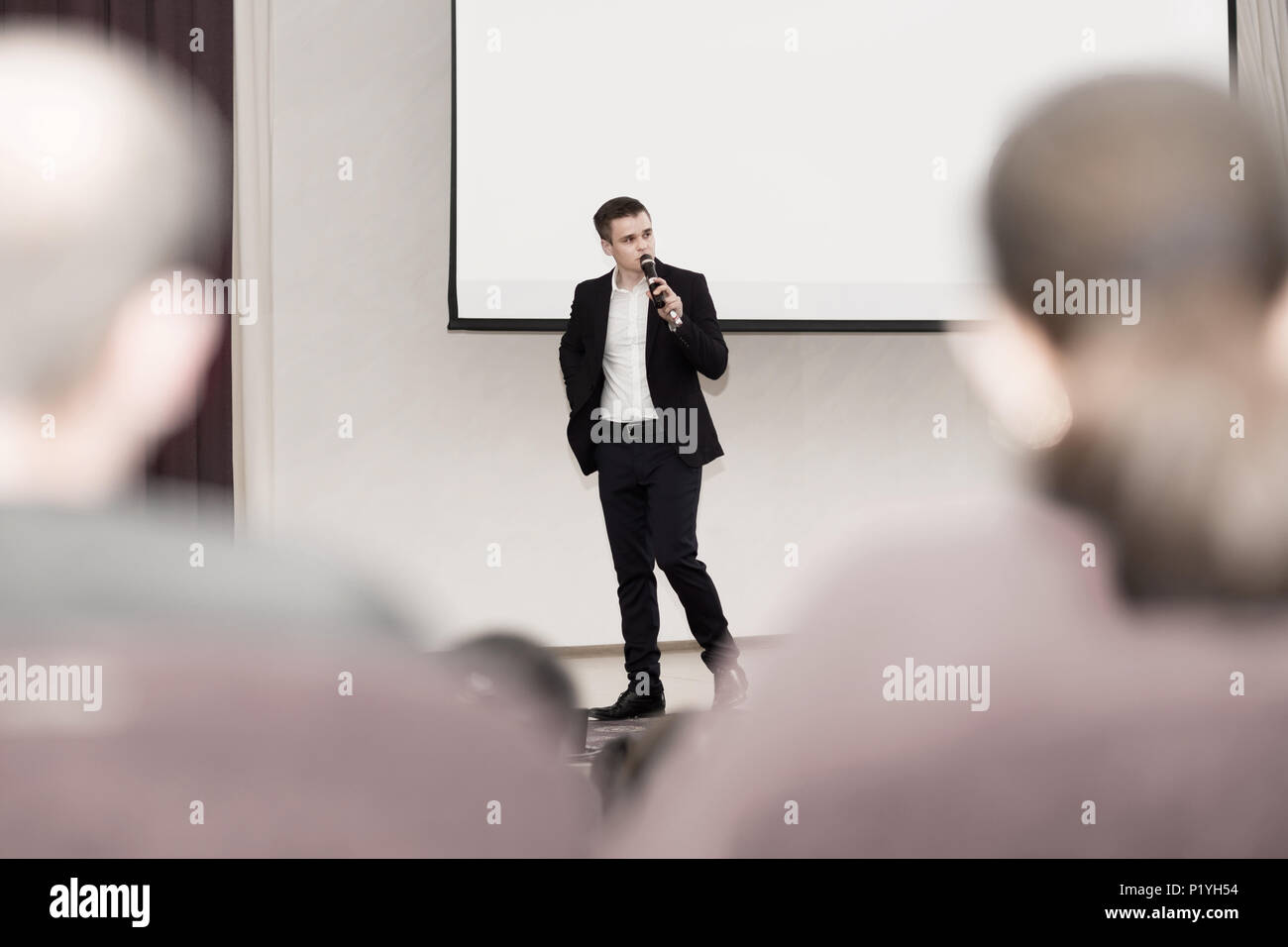 Meetings and conferences people hi-res stock photography and images - Alamy