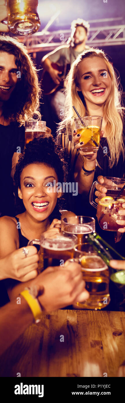 Singing on stage hi-res stock photography and images - Alamy