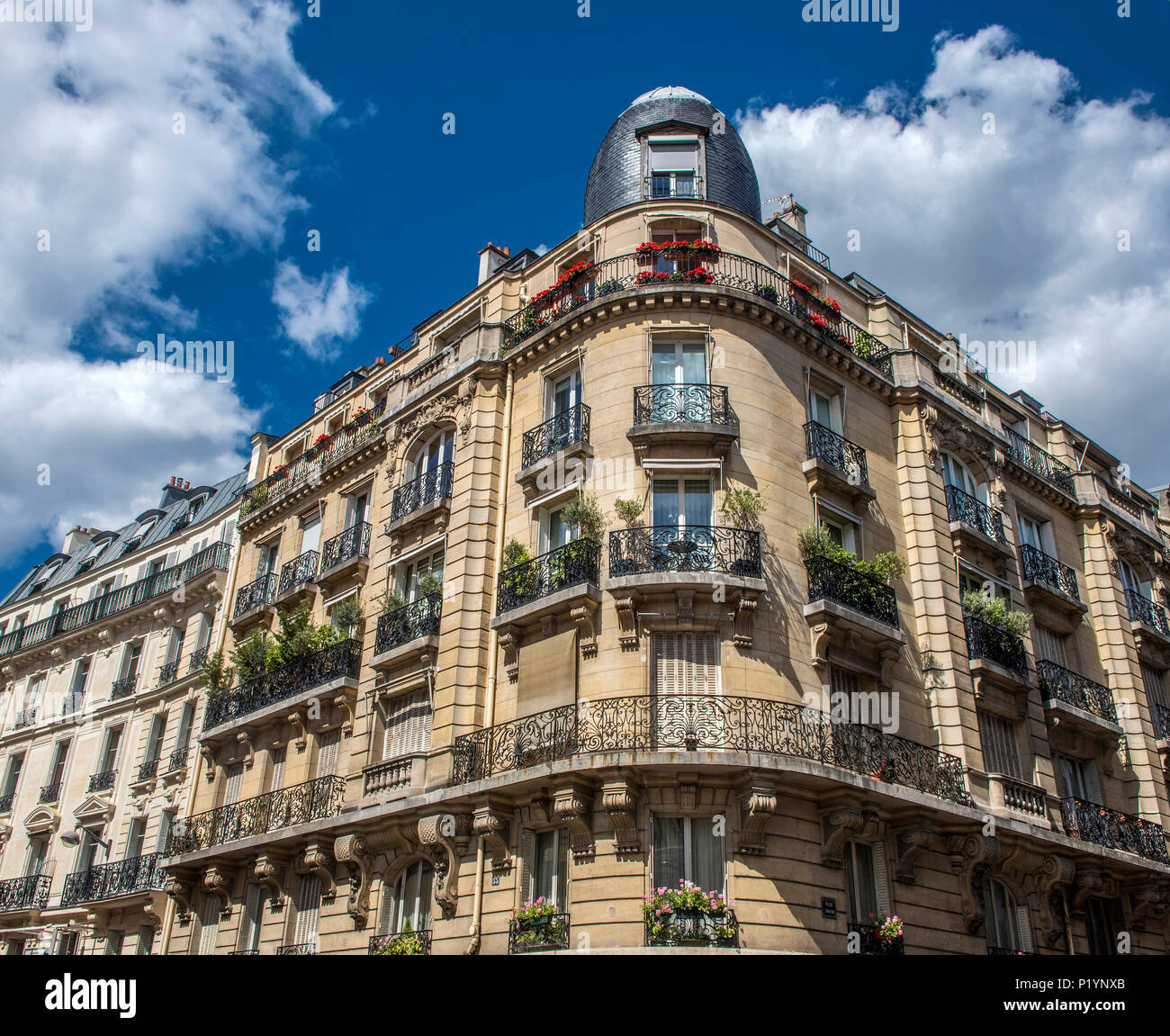 France, Paris 6th district, Haussmanian building on rue Vavin Stock ...