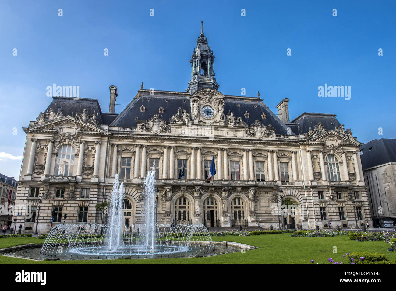Architect victor laloux hi-res stock photography and images - Alamy
