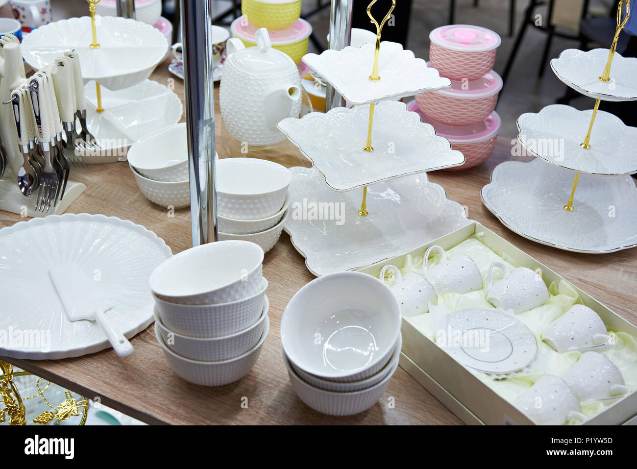 Ceramic ware hi-res stock photography and images - Alamy