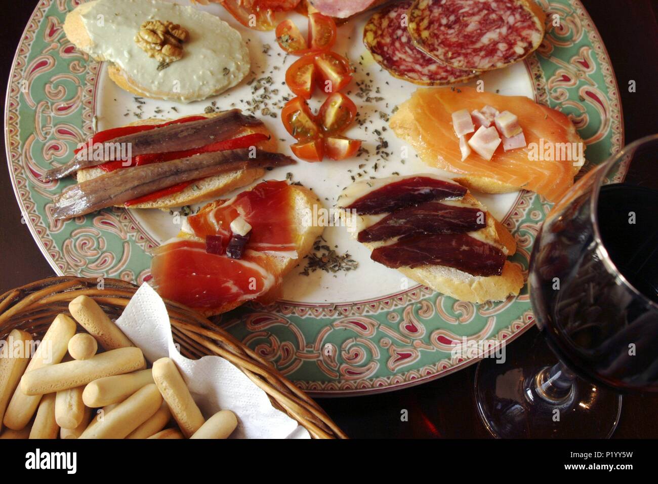 Tapas variadas hi-res stock photography and images - Alamy