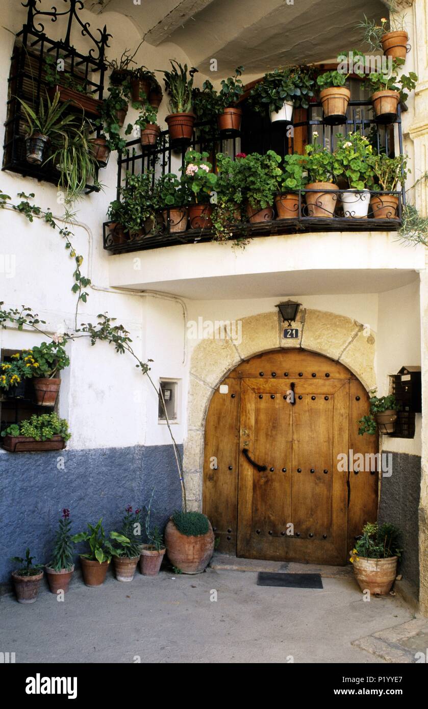 Ademuz, Plaza Mayor /Main square (Rincón de Ademuz region Stock Photo ...