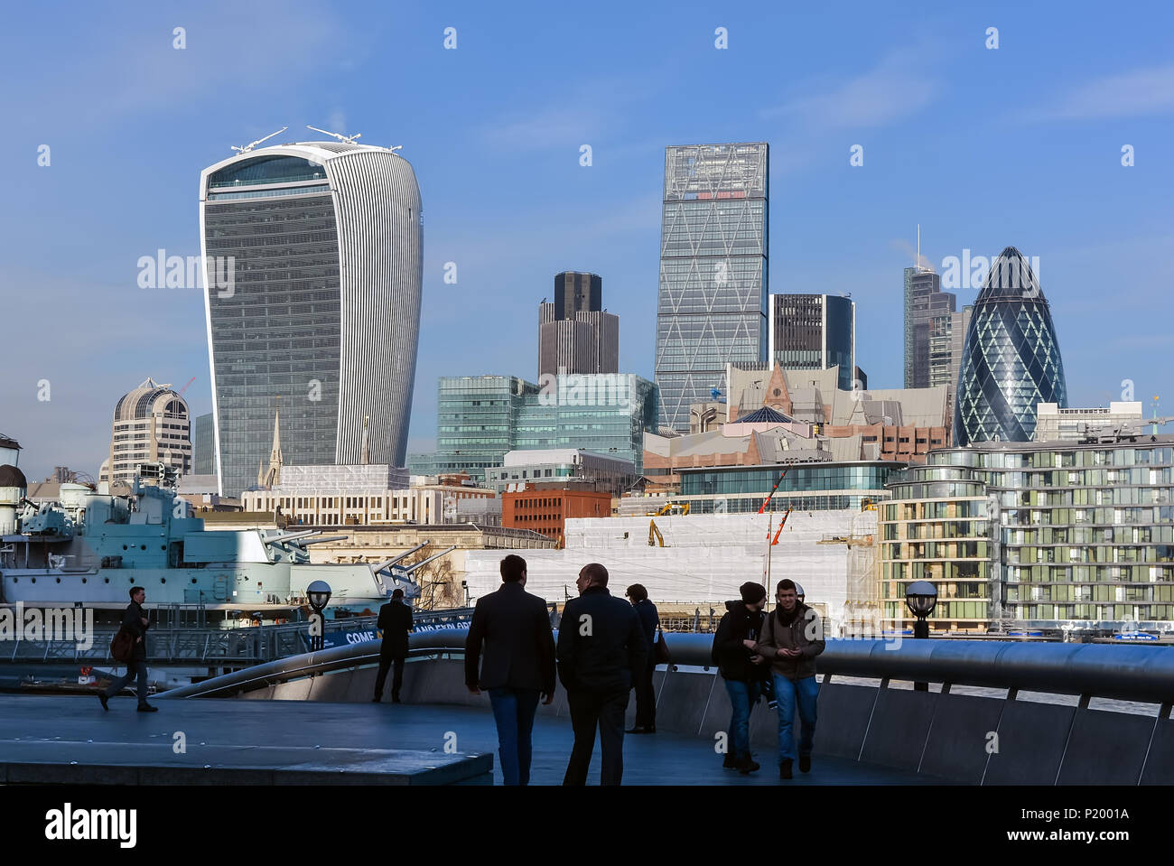 Themes embankment hi-res stock photography and images - Alamy