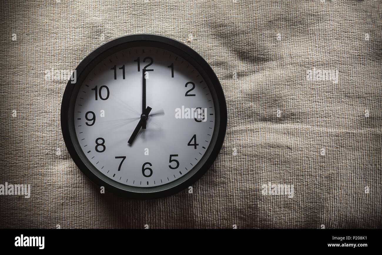 Seven o'clock hi-res stock photography and images - Alamy